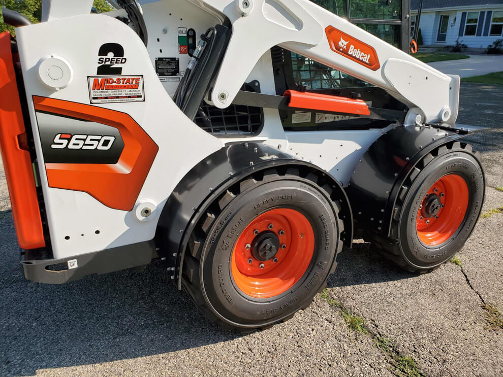 Bobcat Fenders | D-Fender | De Forest, WI | Custom Fenders for Skid Loaders